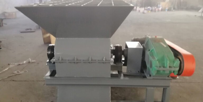 How can a urea lump breaker crusher easily crush urea lumps to an ideal ...